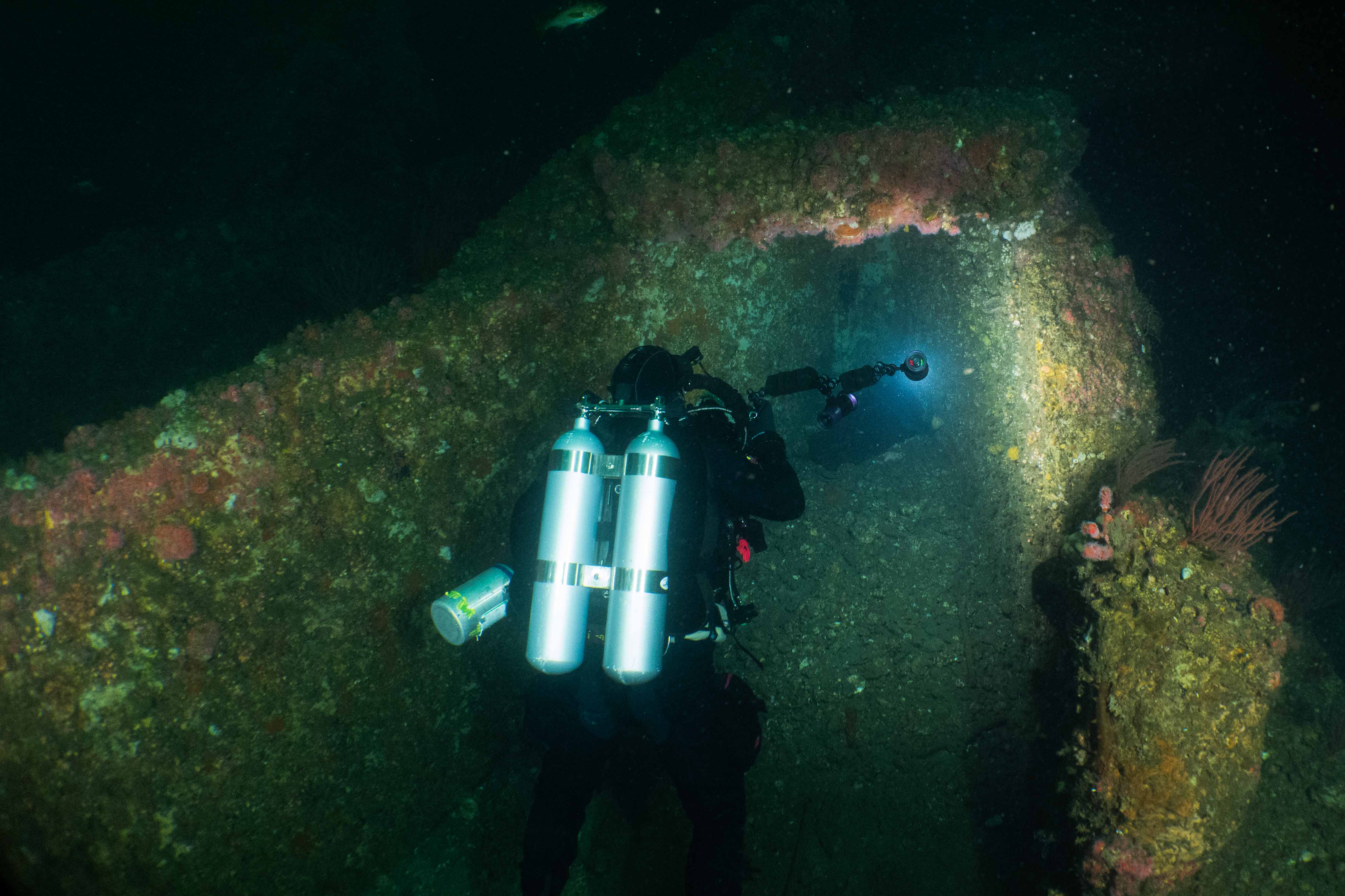 caisson-00284 – Wrecked in my rEvo